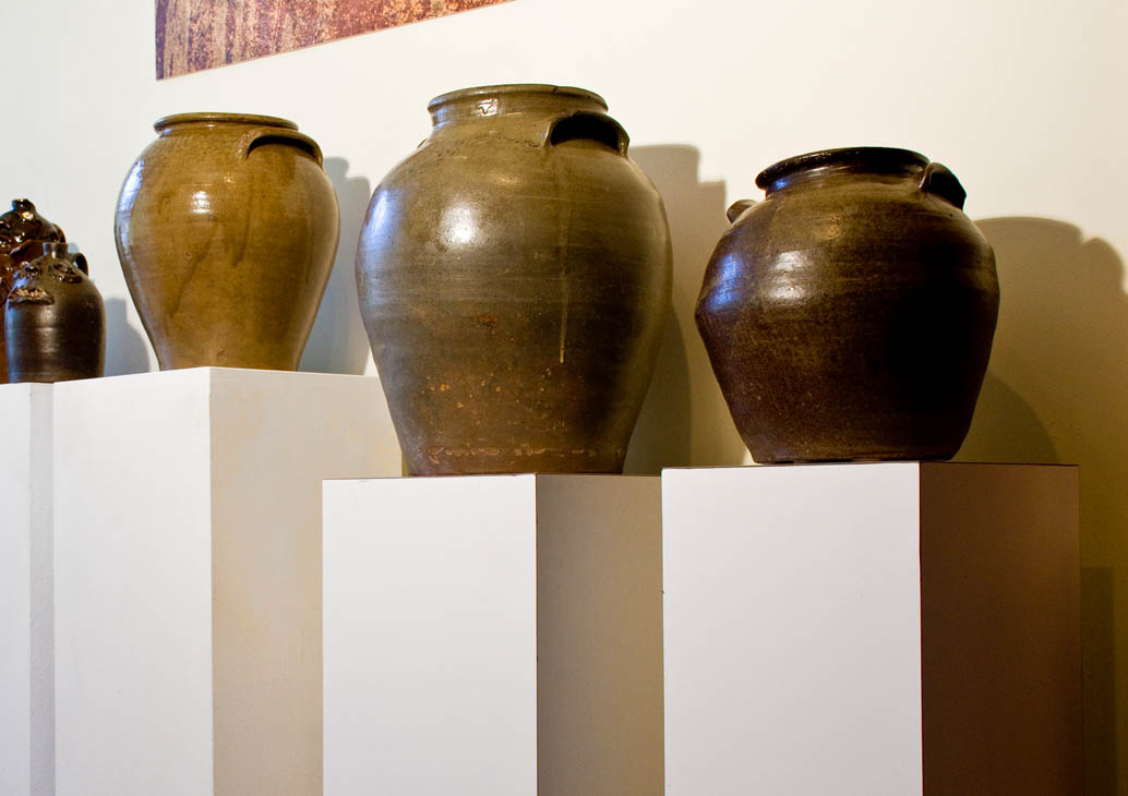 Antique Stoneware Auction, American Redware Pottery Auction by Crocker Farm